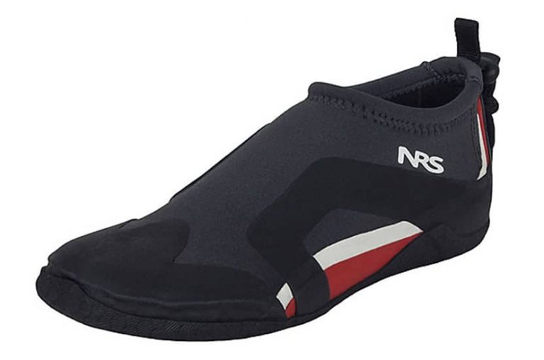 8 Best Shoes For Kayaking Reviews 2023 [Water Paddling Footwear]